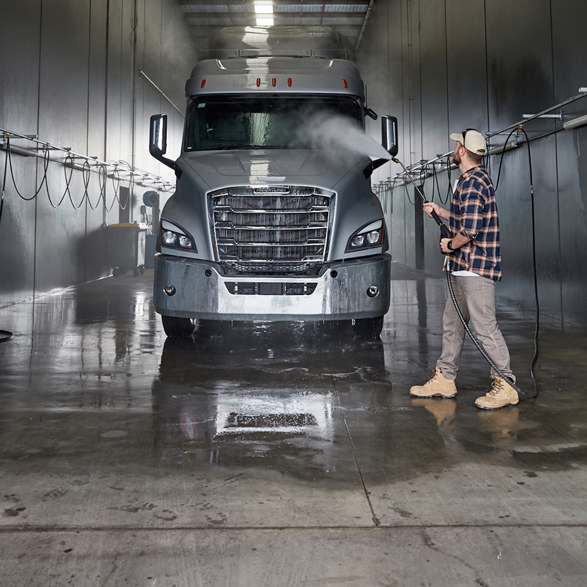 Freightliner - Service - Freightliner Trucks